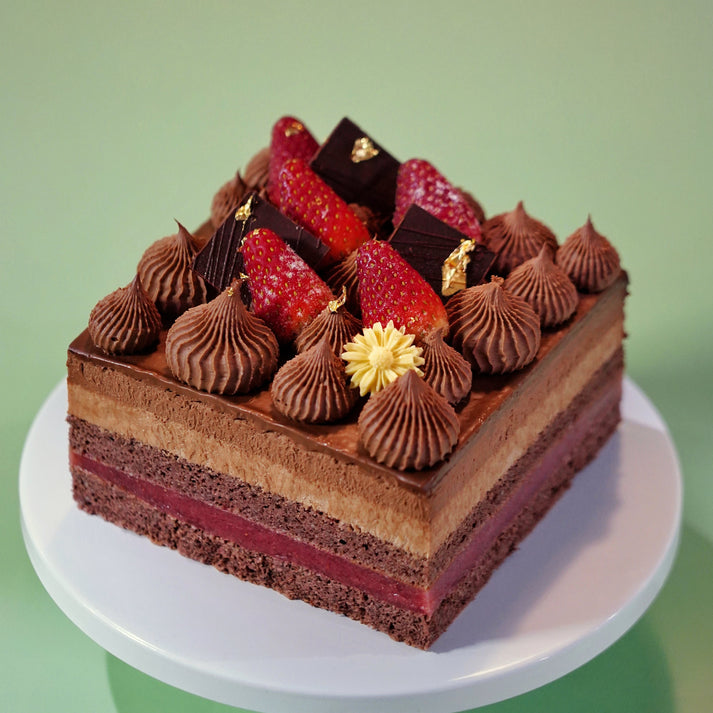 Choco & Choco Layer Cake – BLUEBUTTER